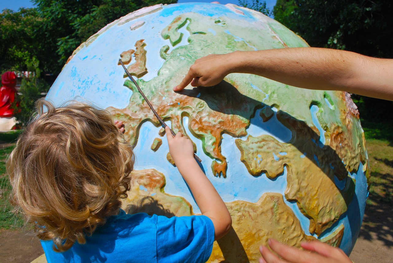 7 Educational Toys That Teach About Geography